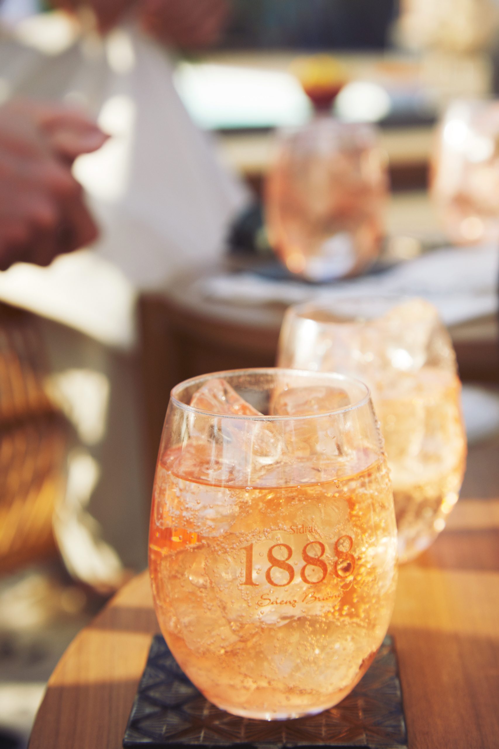 1888 Rosé: manzanas e hibiscus – Rincon Bon Vivant
