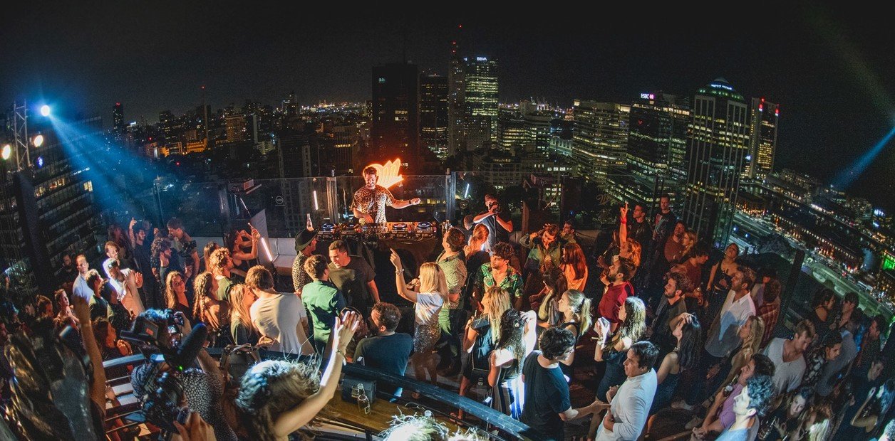 Un bar argentino entre los 25 mejores rooftops del mundo – Rincon Bon ...